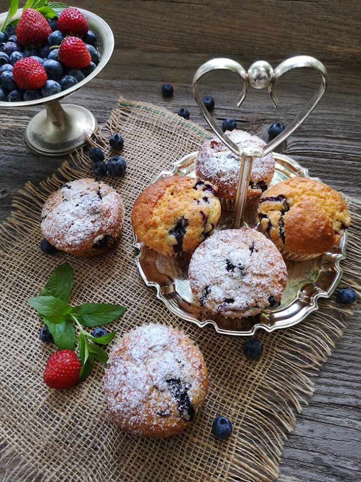 Briose cu afine, retata rapida - Bucataresele Vesele