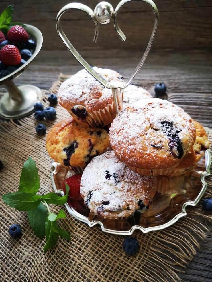 Briose cu afine, retata rapida - Bucataresele Vesele