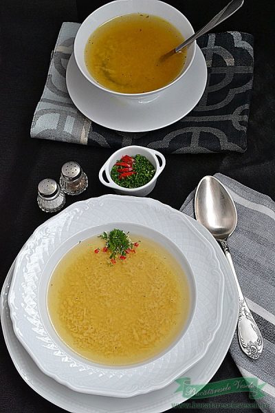 Supa de Gaina cu Razalai - Bucataresele Vesele