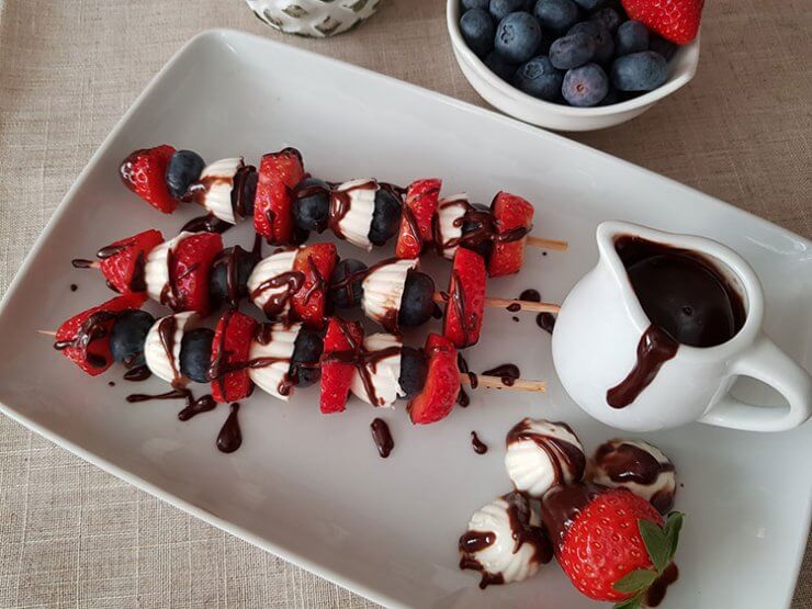 Frigarui dulci cu branza si fructe - Bucataresele Vesele