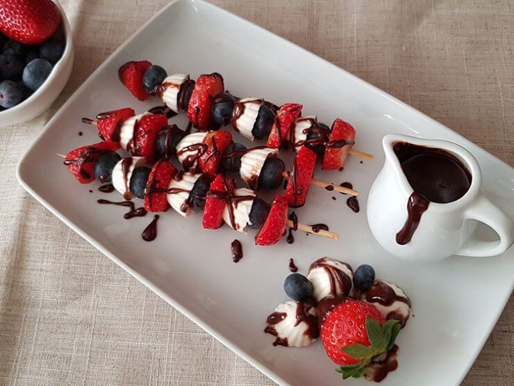 Frigarui dulci cu branza si fructe - Bucataresele Vesele