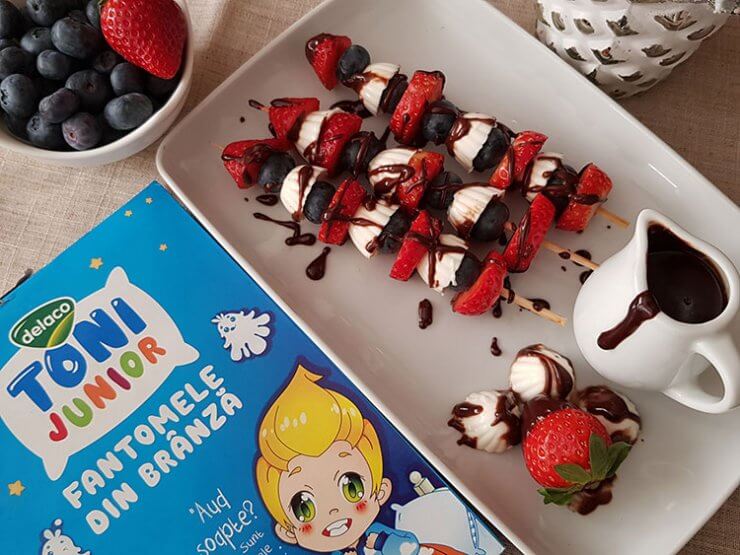 Frigarui dulci cu branza si fructe - Bucataresele Vesele