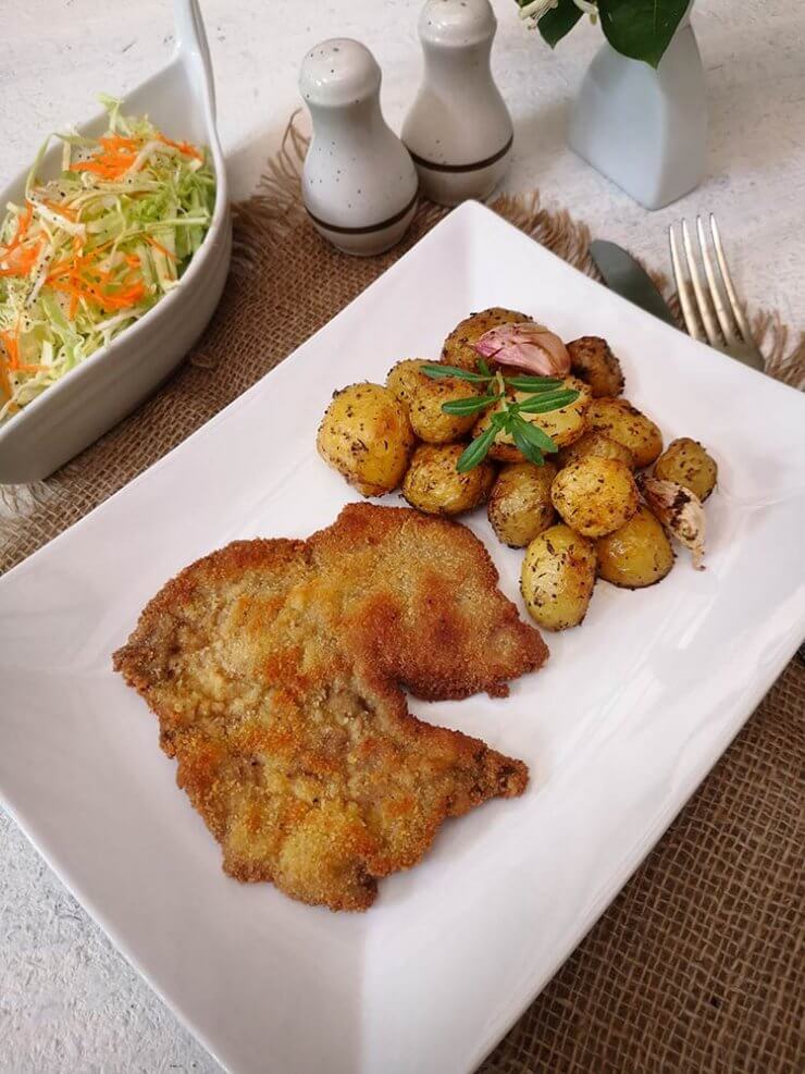 Snitel vienez- reteta clasica originala - Bucataresele Vesele