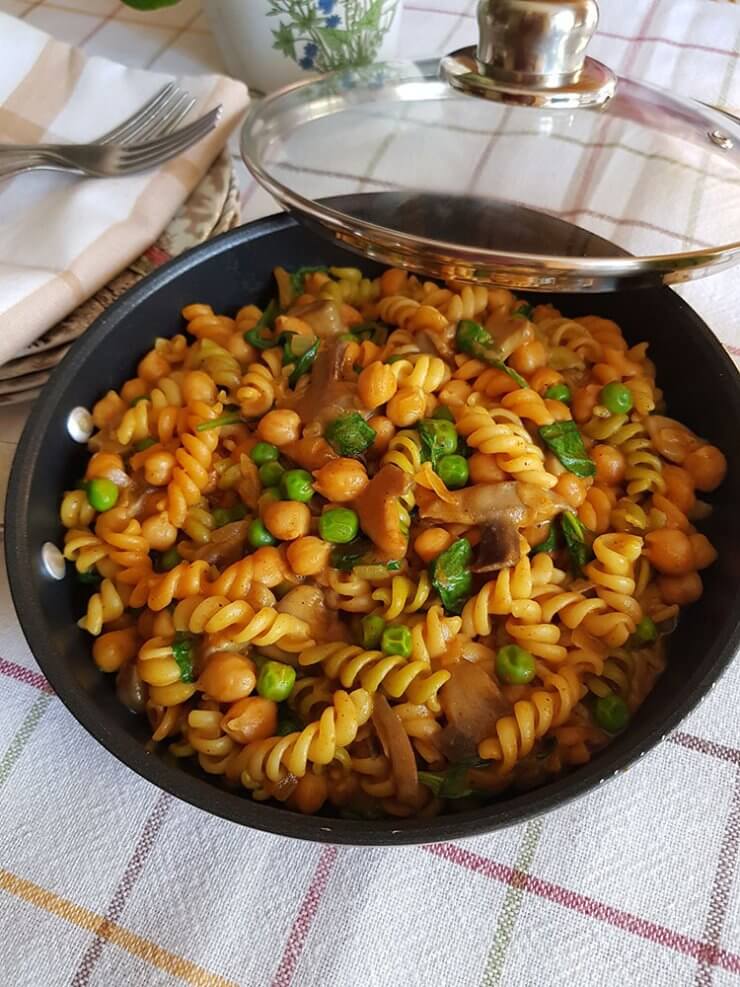 Paste cremoase cu naut, reteta de post - Bucataresele Vesele