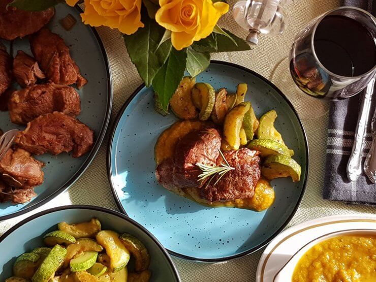 Obraji de porc cu legume - Bucataresele Vesele - friptura frageda