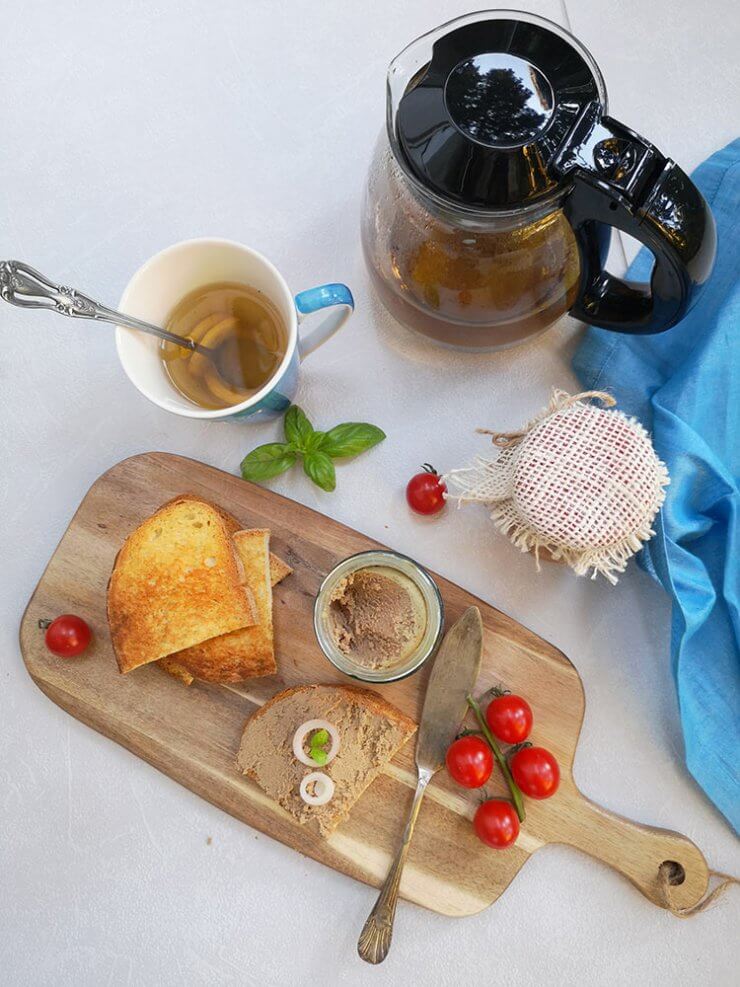 Pateu din ficatei de pui - Bucataresele Vesele